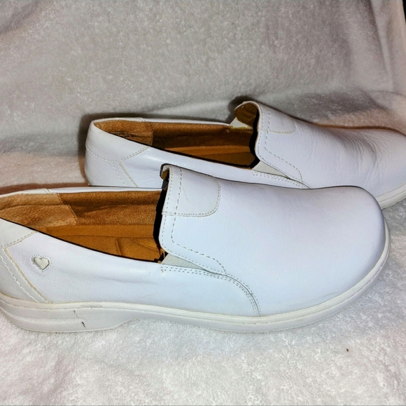 Nurse Mates | Shoes | Nurse Mates White Slipon Loafers For Comfort Size ...